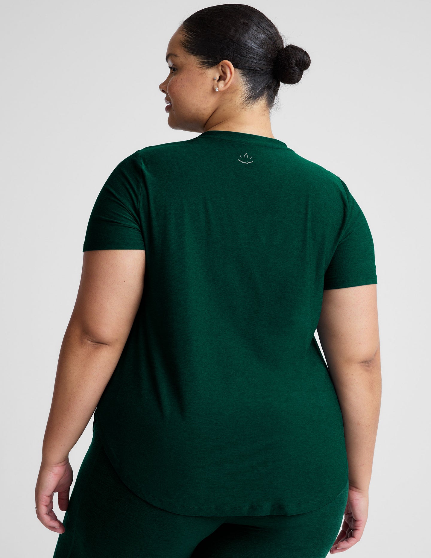 Featherweight On The Down Low Tee | Beyond Yoga