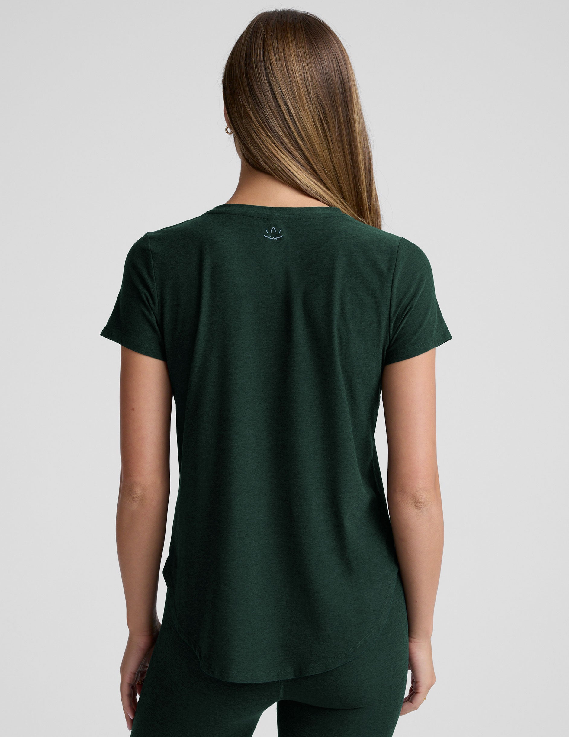 Featherweight On The Down Low Tee | Beyond Yoga