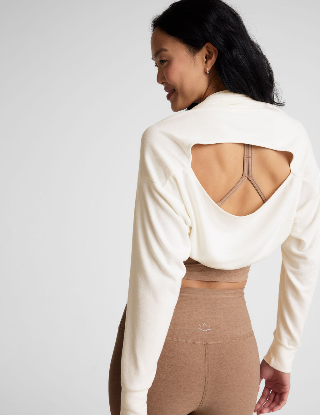 Duet 2-Way Convertible Shrug | Beyond Yoga