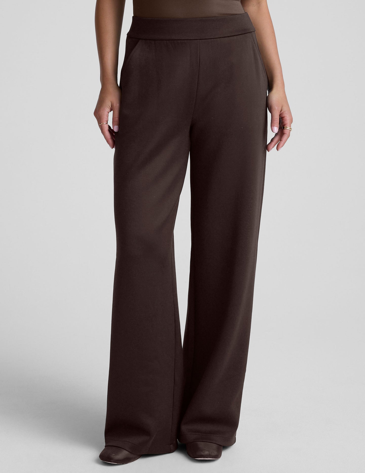 Wide Leg Elastic Waist Flowy Pants - Dark Chocolate | Beyond Yoga